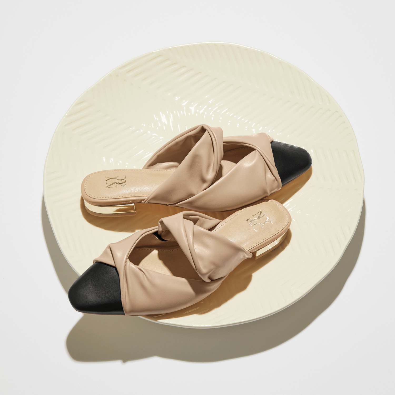 Colorblock Knotted Mule | ASHRO