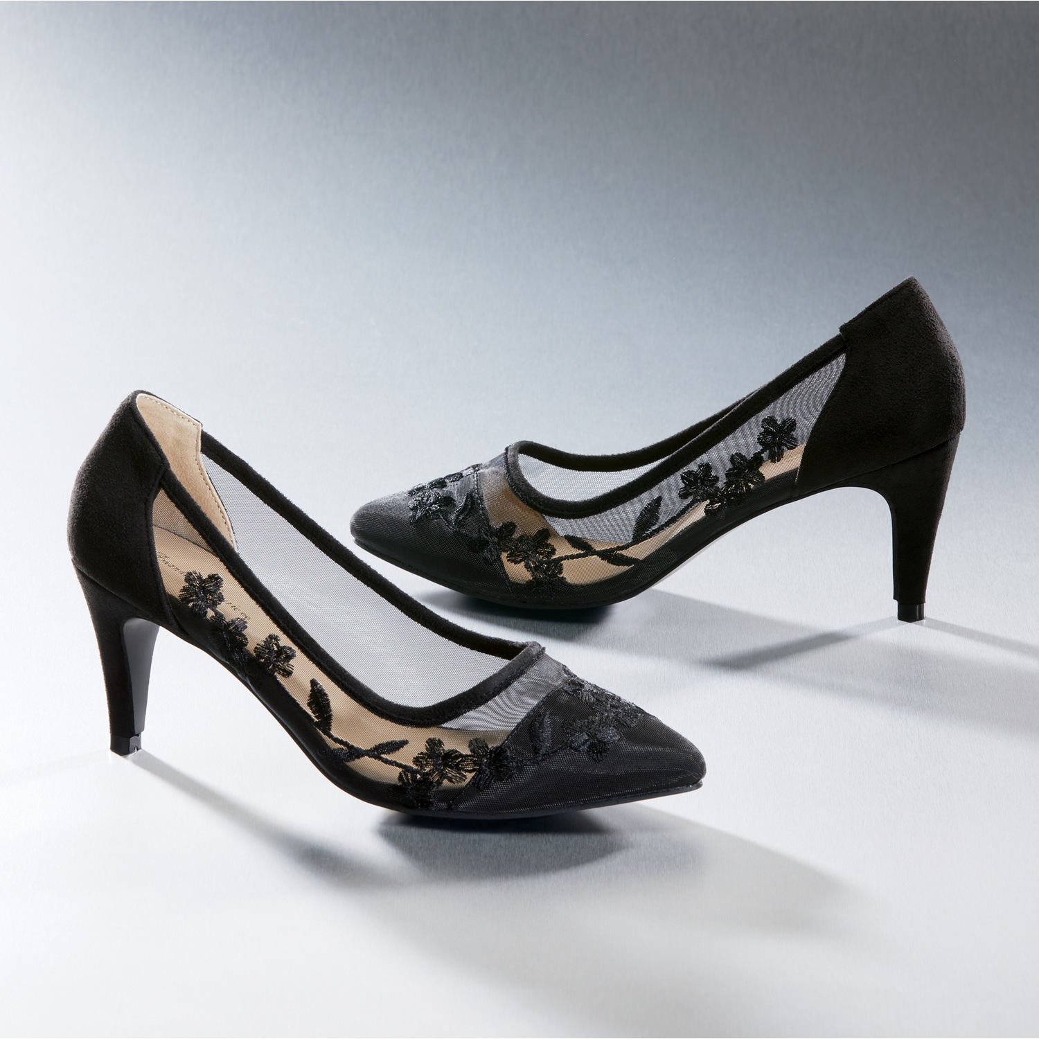 Embroidered Mesh Pump | ASHRO