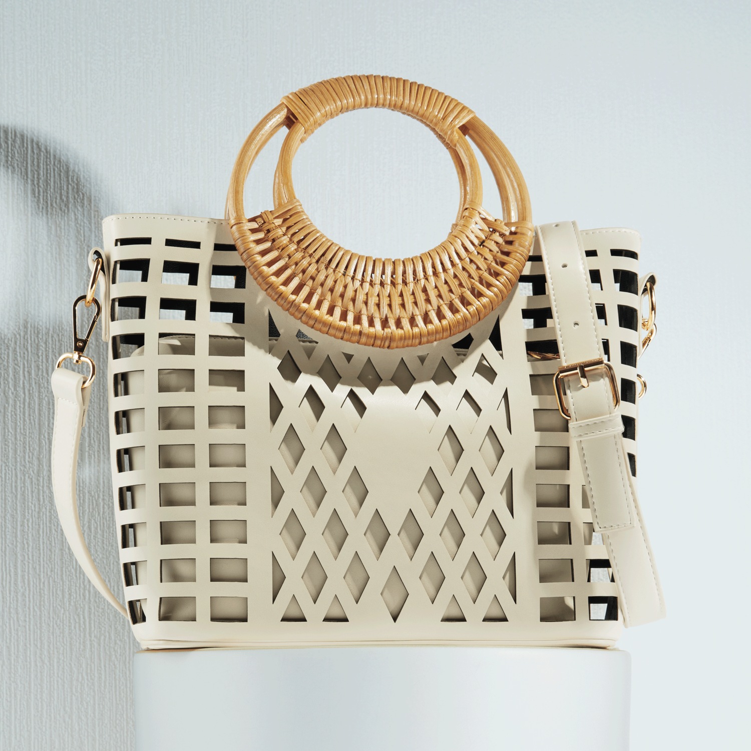 Cane-Handle Cutout Satchel | ASHRO