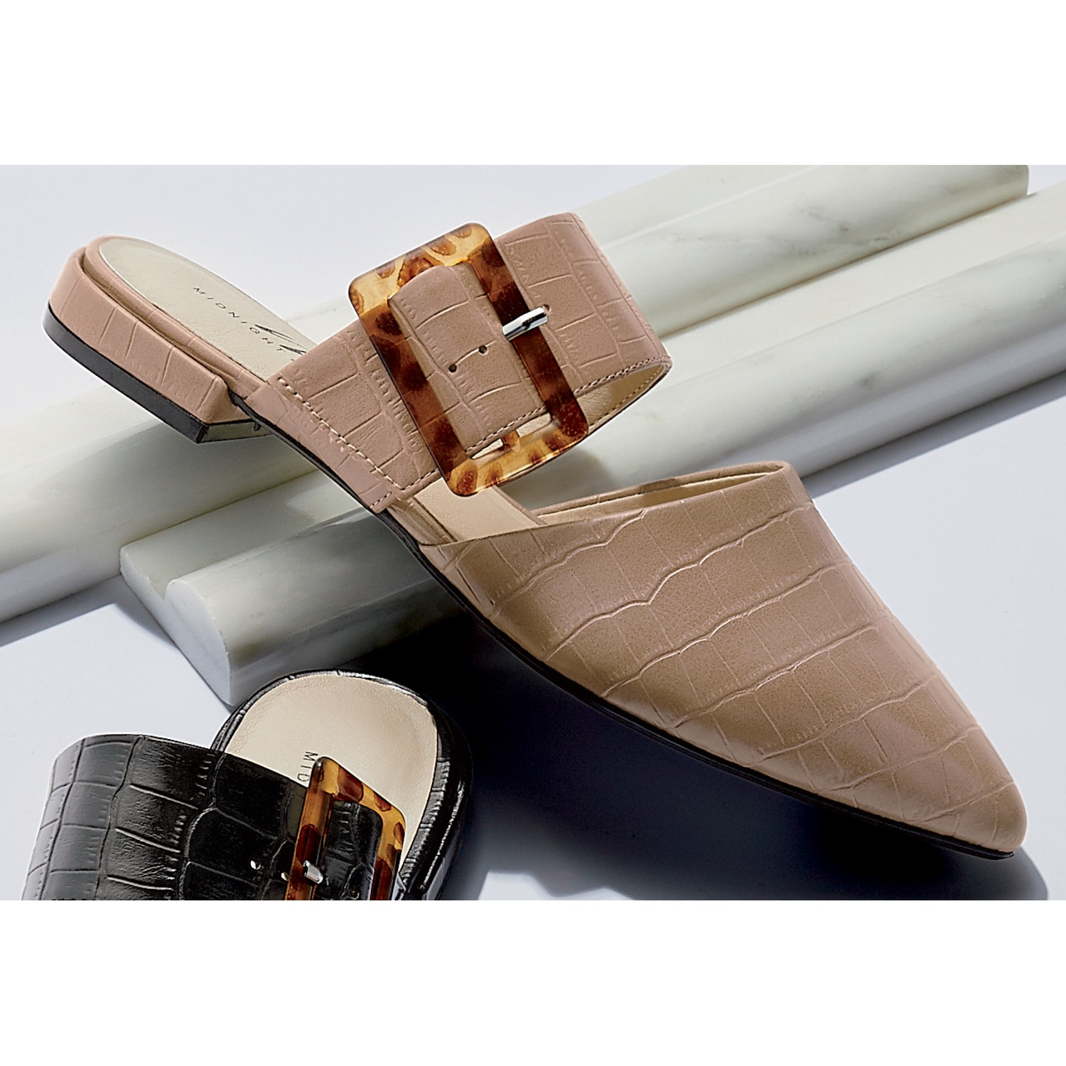 Buckle-Strap Mule | ASHRO